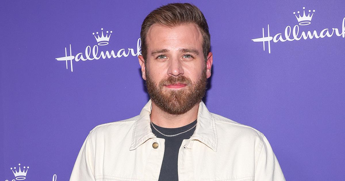 Behind Closed Doors: Scott Evans Reflects on Family Game Night Rivalries