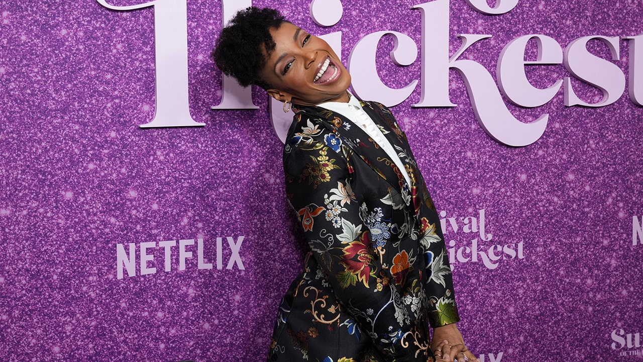 Comedian's Controversial Exit from WHCA: A Joke or a Political Statement?