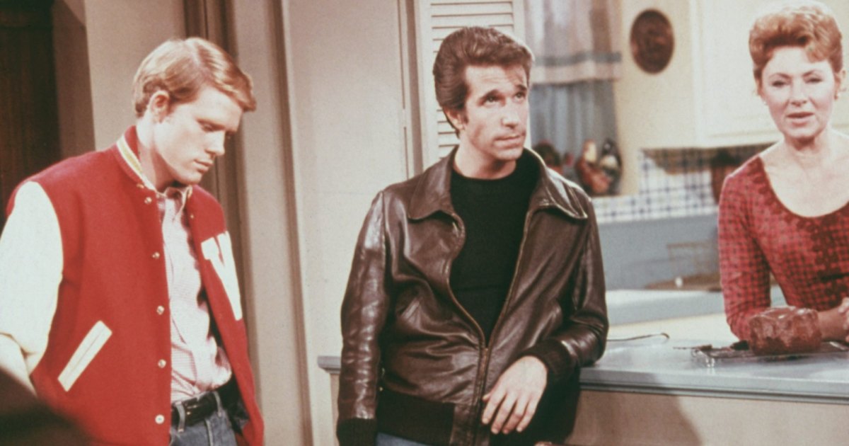 A Nostalgic Reunion: Henry Winkler and Ron Howard Celebrate 50 Years of ...
